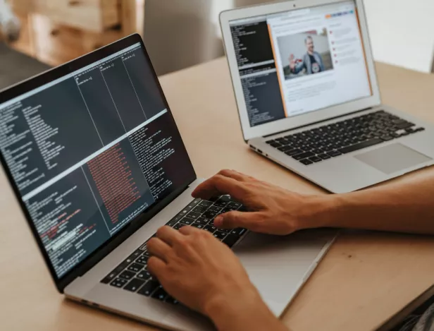 C'est quoi le développement web ? - Actualité Bordeaux - MyDigitalSchool C'est quoi le développement web ? - Actualité Bordeaux - MyDigitalSchool